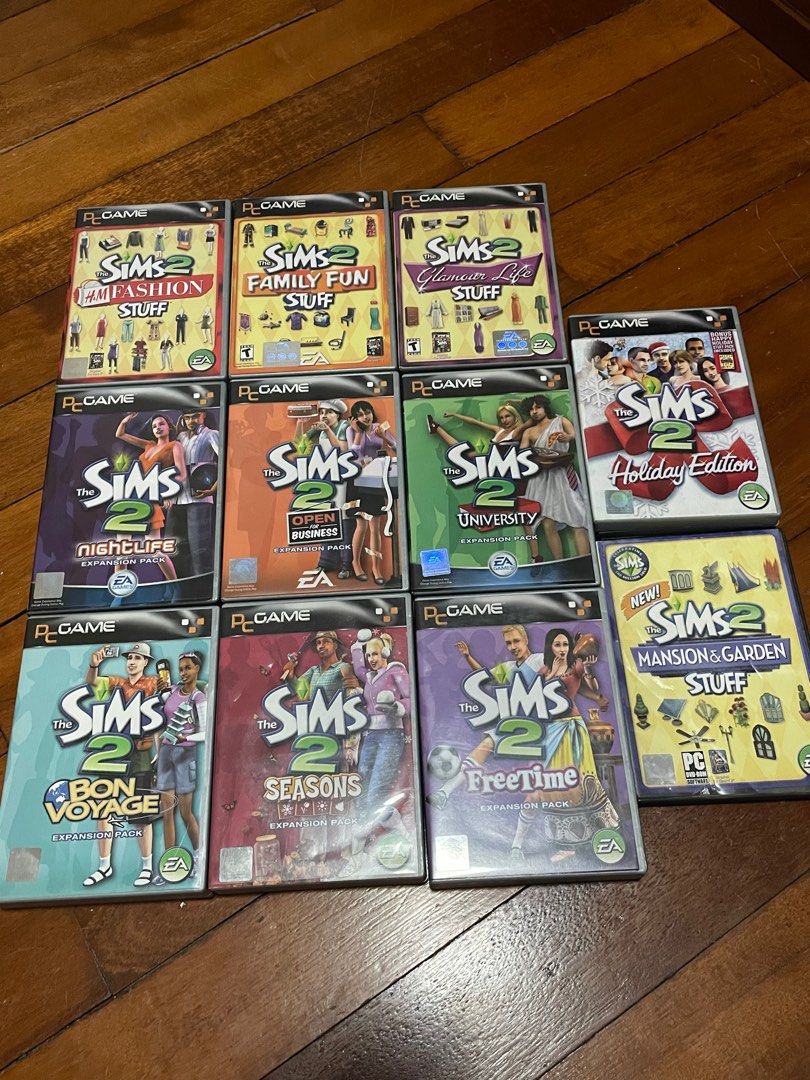 Preloved The Sims 2 Holiday Edition Base Game with 6 Expansions and 5 ...