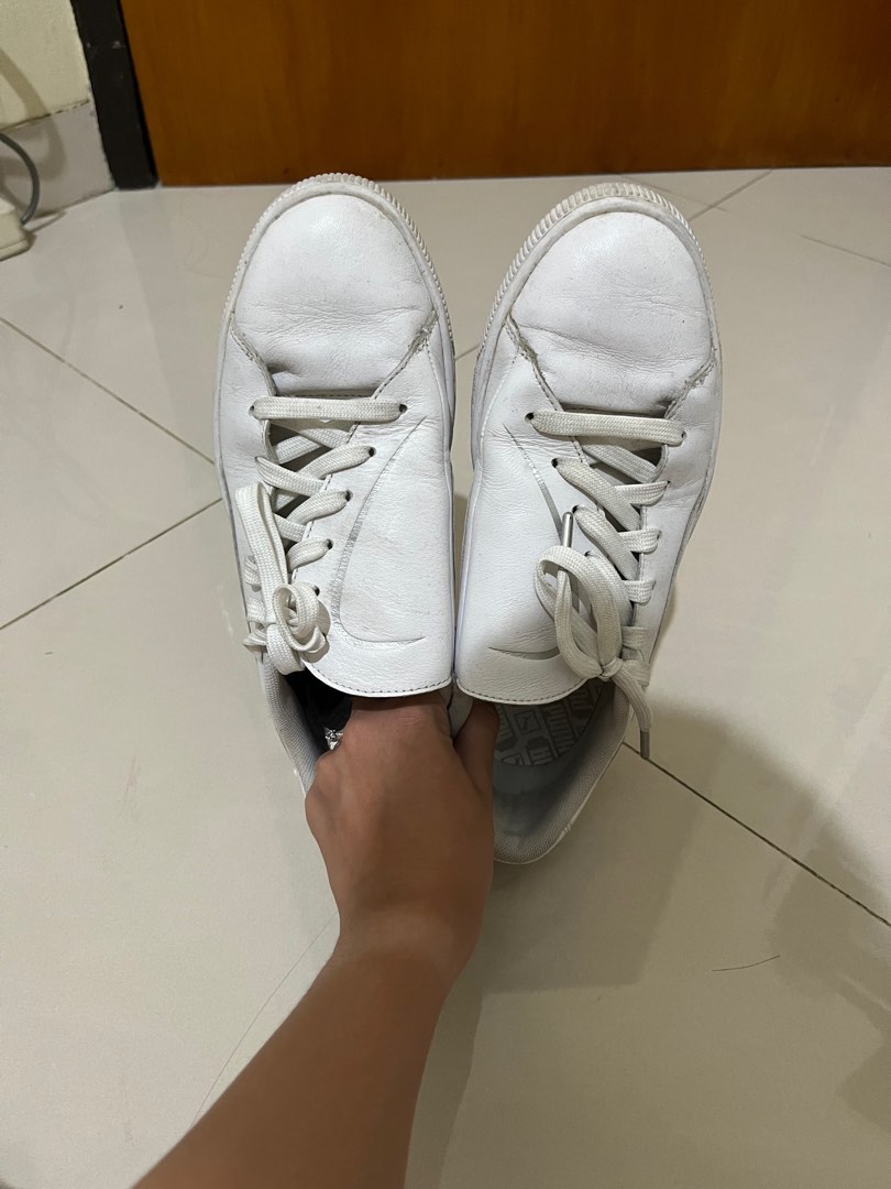 puma shoes (putih), Fesyen Wanita, Sepatu di Carousell