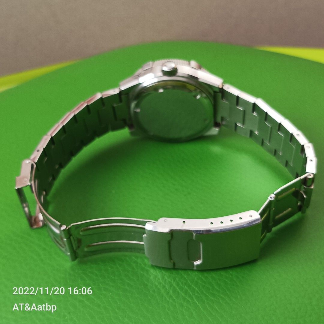 Rare VICTORINOX SWISS ARMY LANCER 200 (39mm) Quartz Men's Watch, Luxury ...