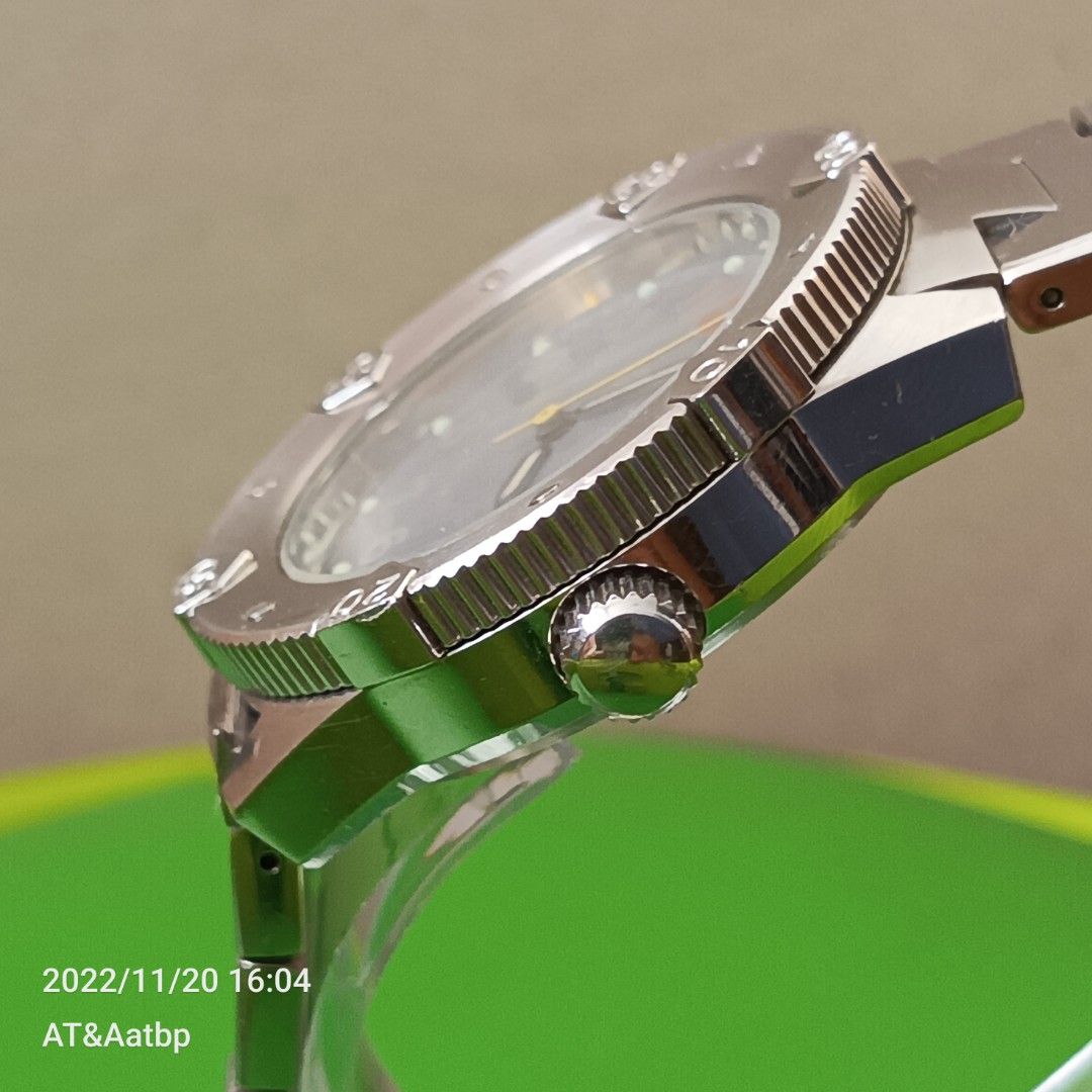 Rare VICTORINOX SWISS ARMY LANCER 200 (39mm) Quartz Men's Watch, Luxury ...