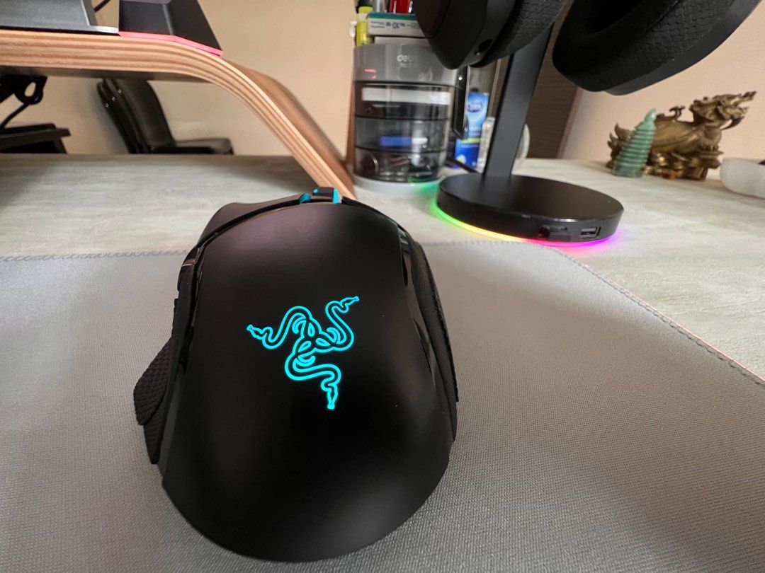 Razer Chroma V2 Base Station Black RGB Headset Stand, Computers & Tech ...