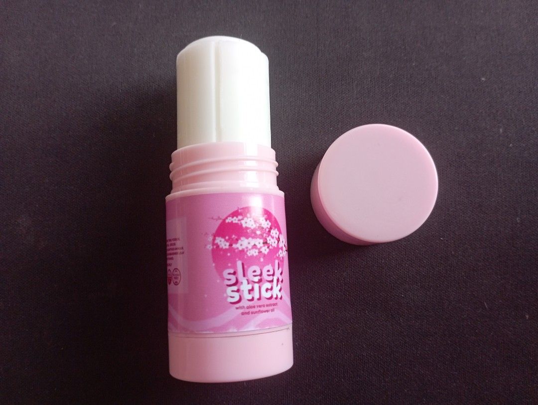 Sakura Sleek Stick, Beauty & Personal Care, Hair on Carousell