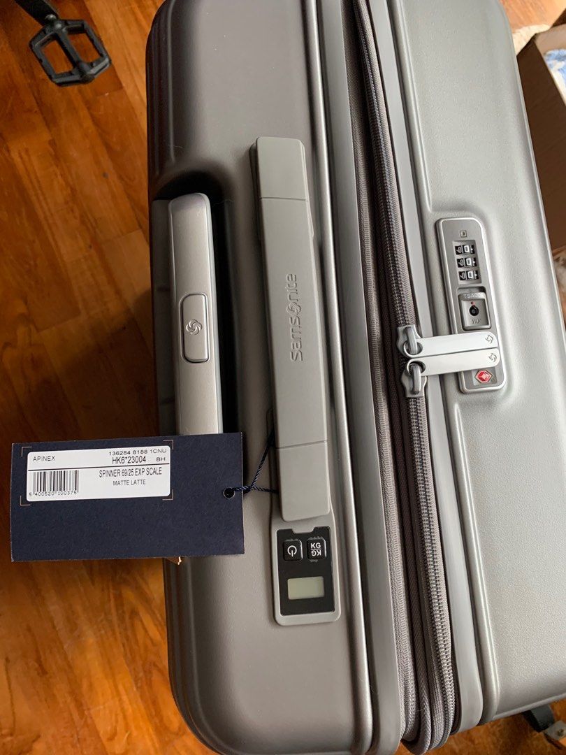 Samsonite Prestige 69cm Spinner with Built-in scale, Hobbies & Toys ...