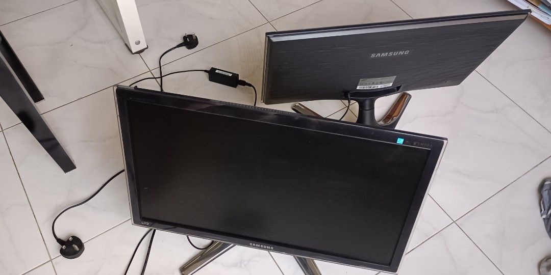Samsung screens (2), Computers & Tech, Parts & Accessories, Monitor ...