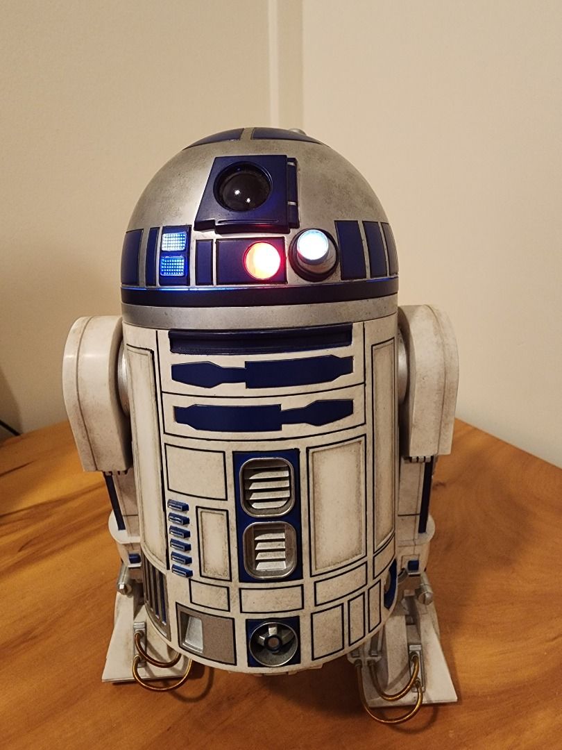 Sideshow C-3PO and R2-D2 Premium Format Statue, Hobbies & Toys ...