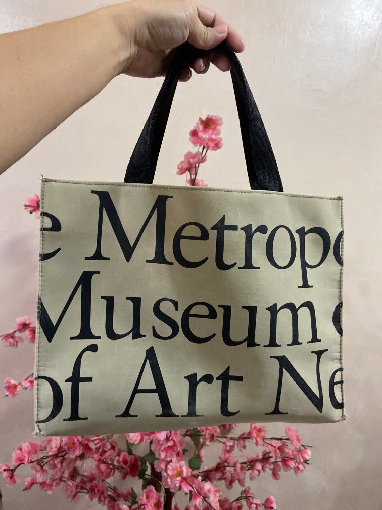 THE METROPOLITAN MUSEUM OF ART Tote Bag, Women's Fashion, Bags ...