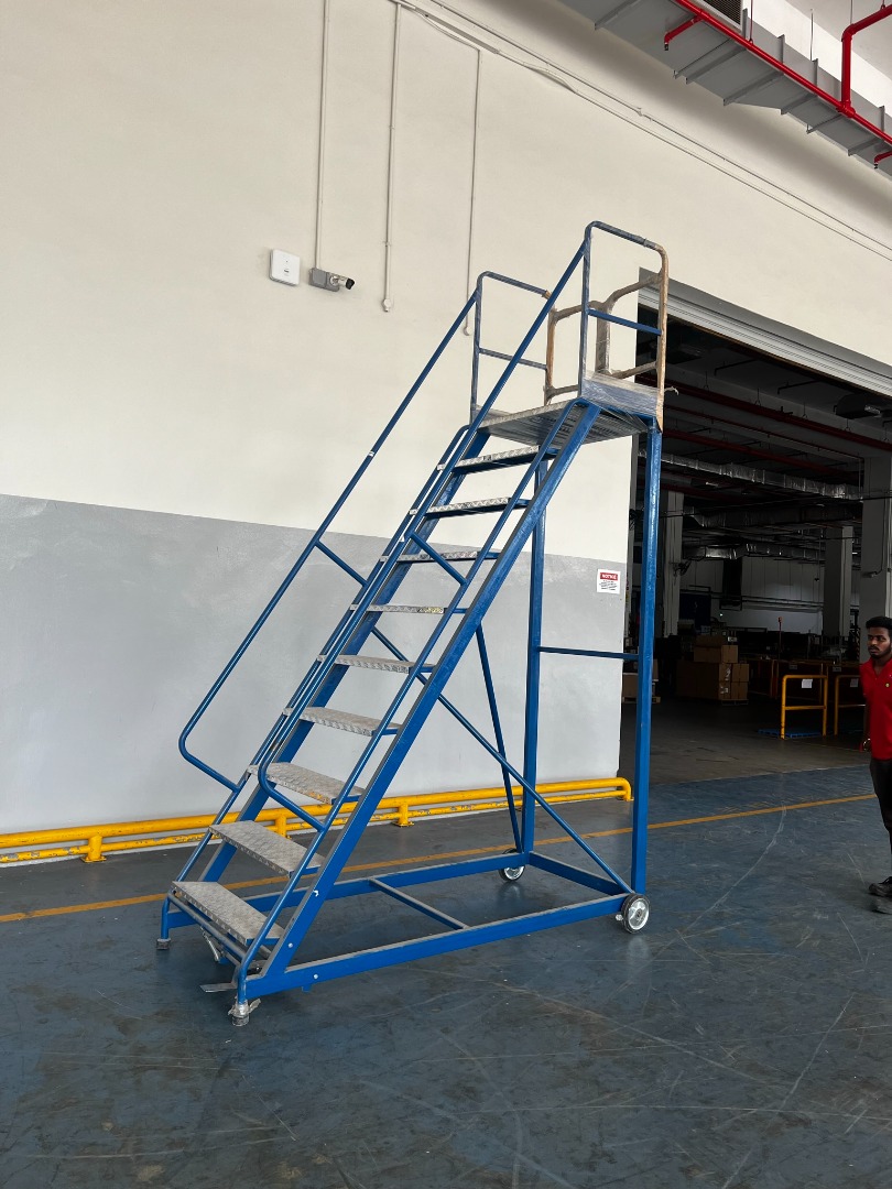 Used Mobile Ladder / Mobile Staircase / Used mobile staircase ...