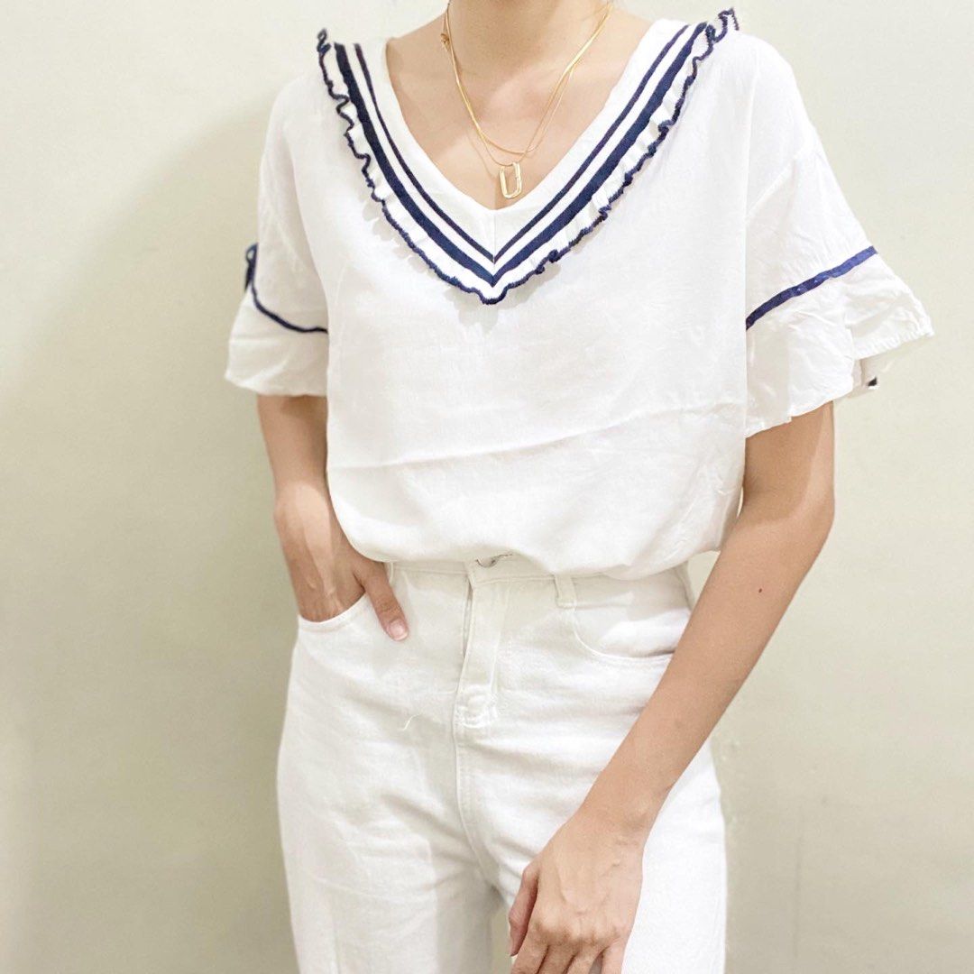 V neck blouse, Women's Fashion, Tops, Blouses on Carousell