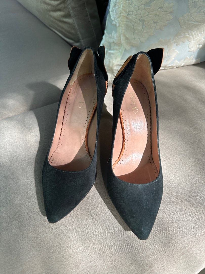 VALENTINO RED Fox Pumps, Women's Fashion, Footwear, Heels on Carousell