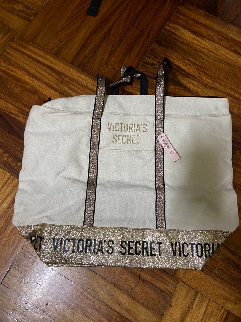 VS Tote Bag, Luxury, Bags & Wallets on Carousell