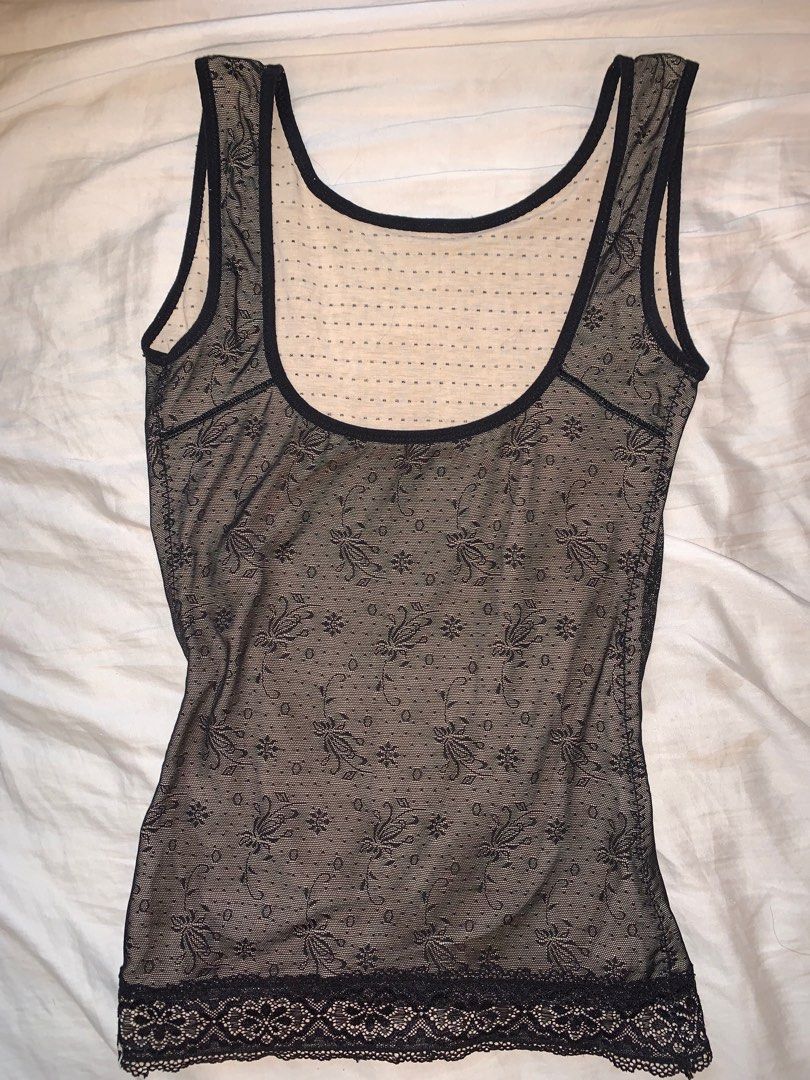 Y2k body hugging tank grunge acubi pinterest coquette, Women's Fashion ...