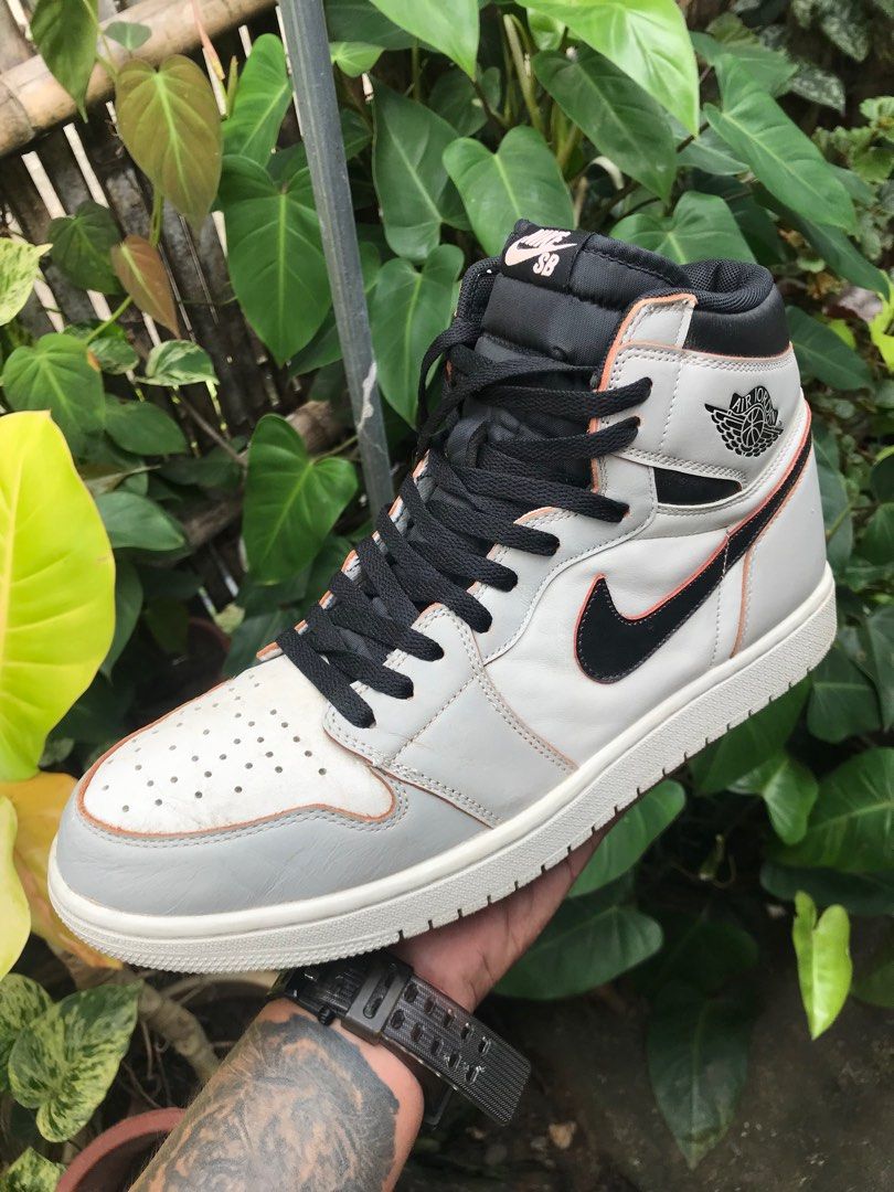 Air jordan 1 sb retro high OG, Men's Fashion, Footwear, Sneakers on ...