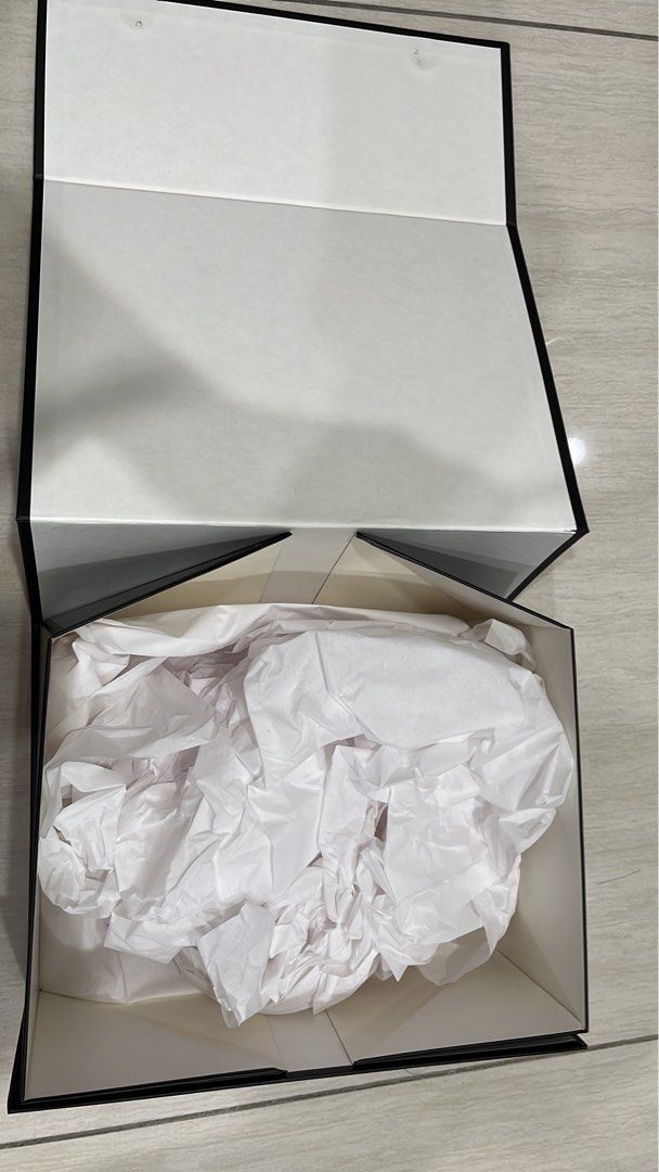 Authentic Gucci black white box with magnet, Luxury, Accessories on ...