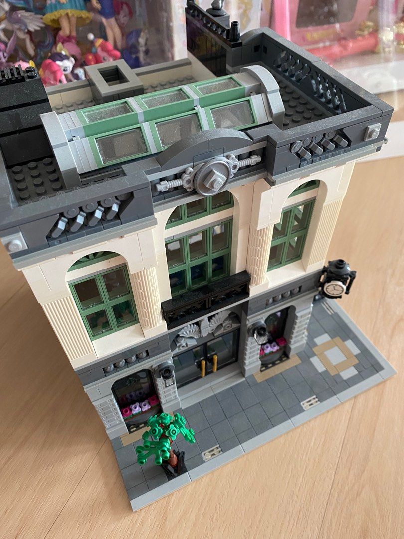 Brick Bank Lego 10251, Hobbies & Toys, Toys & Games on Carousell