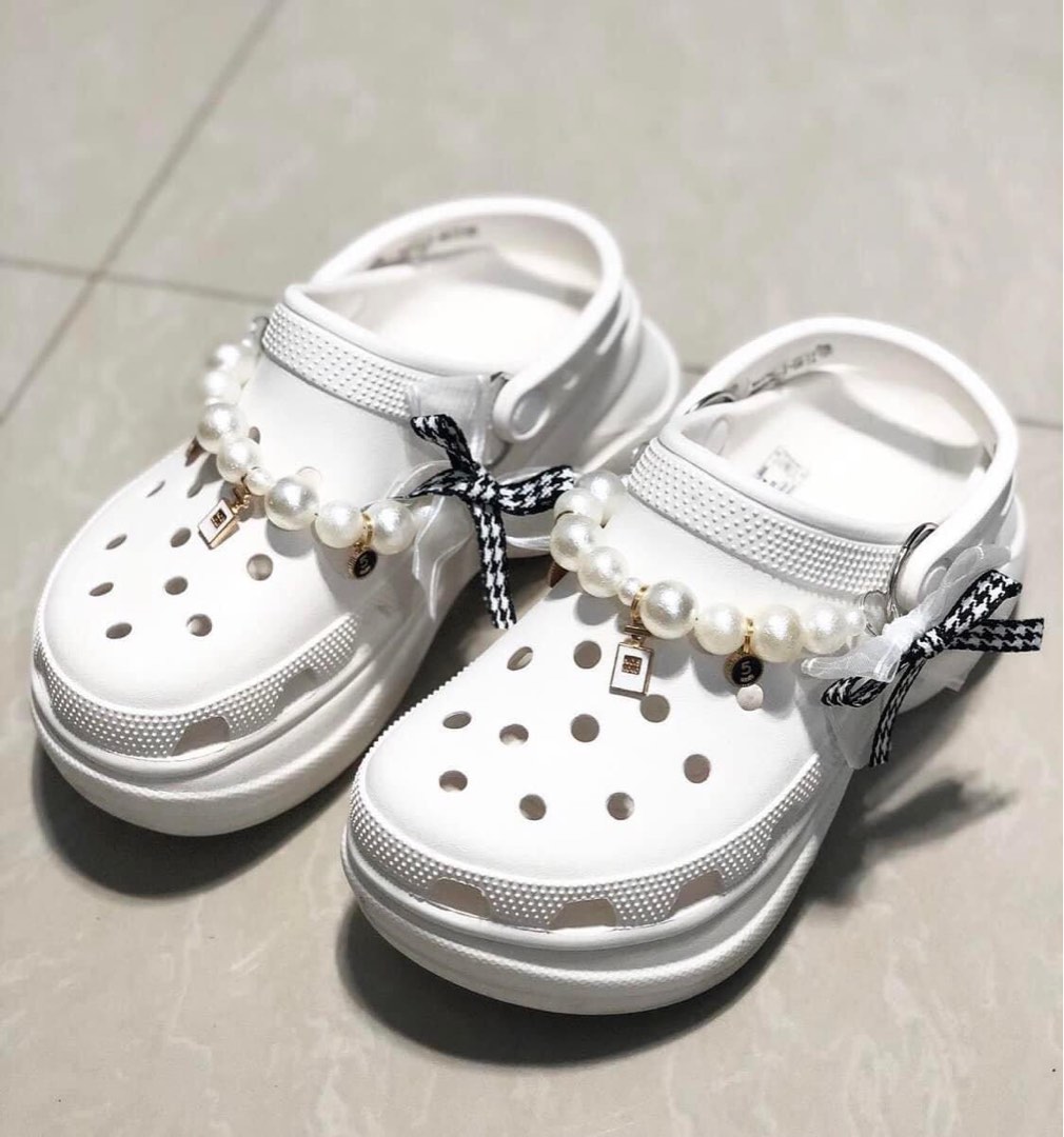 Crocs bae clogs, Women's Fashion, Footwear, Slippers and slides on ...