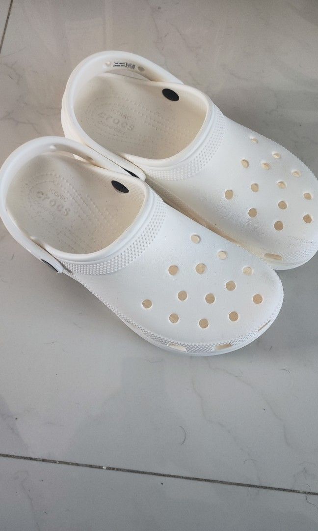 Crocs woman, Women's Fashion, Footwear, Sandals on Carousell