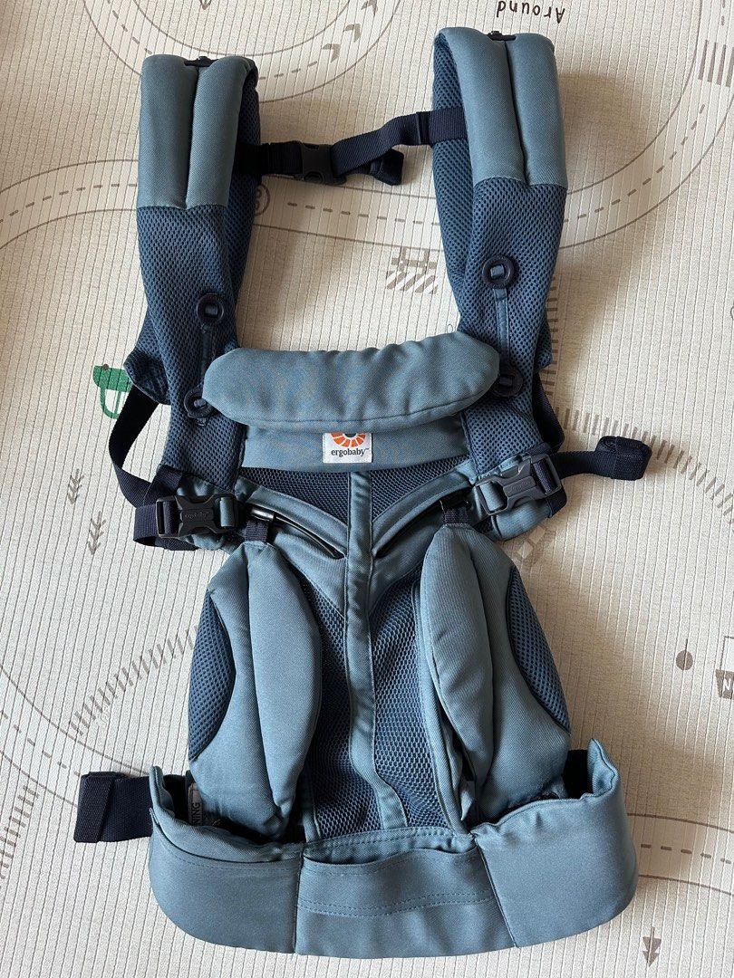 Ergo, Babies & Kids, Going Out, Carriers & Slings on Carousell