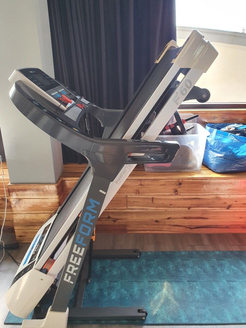 FreeForm treadmill, Sports Equipment, Exercise & Fitness, Cardio ...