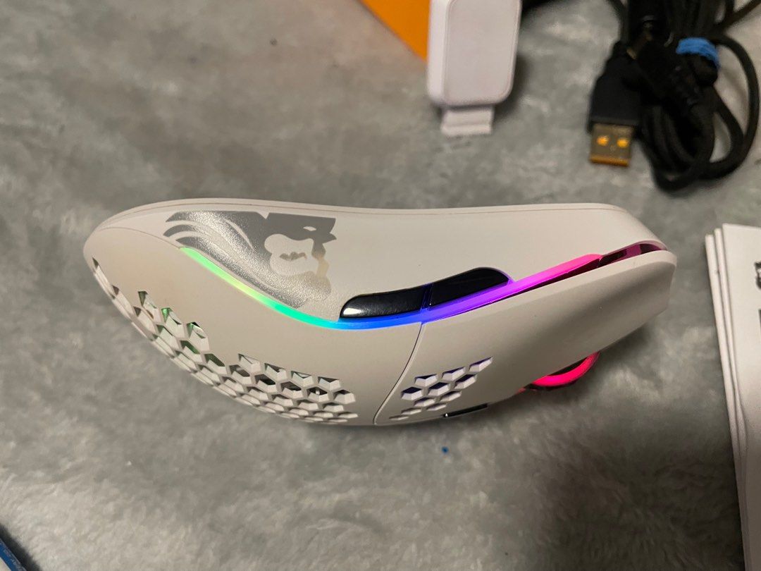 Glorious Model O Wireless With box and charger, Computers & Tech, Parts ...