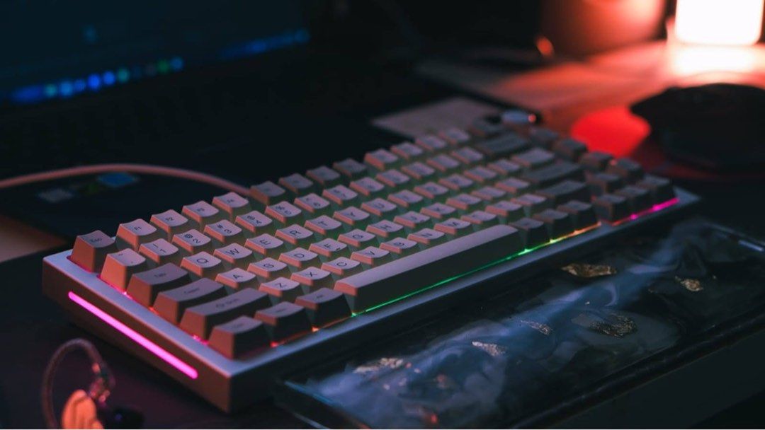 GMMK PRO White Ice - Custom Made, Fully Modded, Computers & Tech, Parts & Accessories, Computer ...