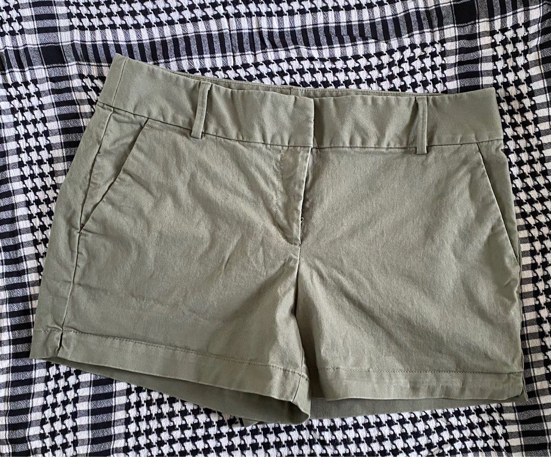 LOFT Light Army Green Shorts, Women's Fashion, Bottoms, Shorts on Carousell