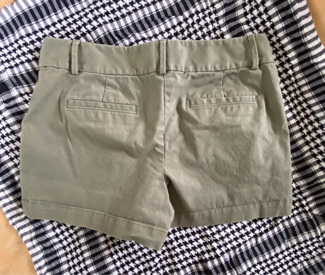 LOFT Light Army Green Shorts, Women's Fashion, Bottoms, Shorts on Carousell