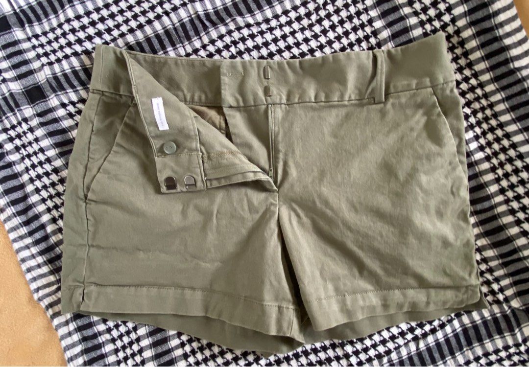 LOFT Light Army Green Shorts, Women's Fashion, Bottoms, Shorts on Carousell