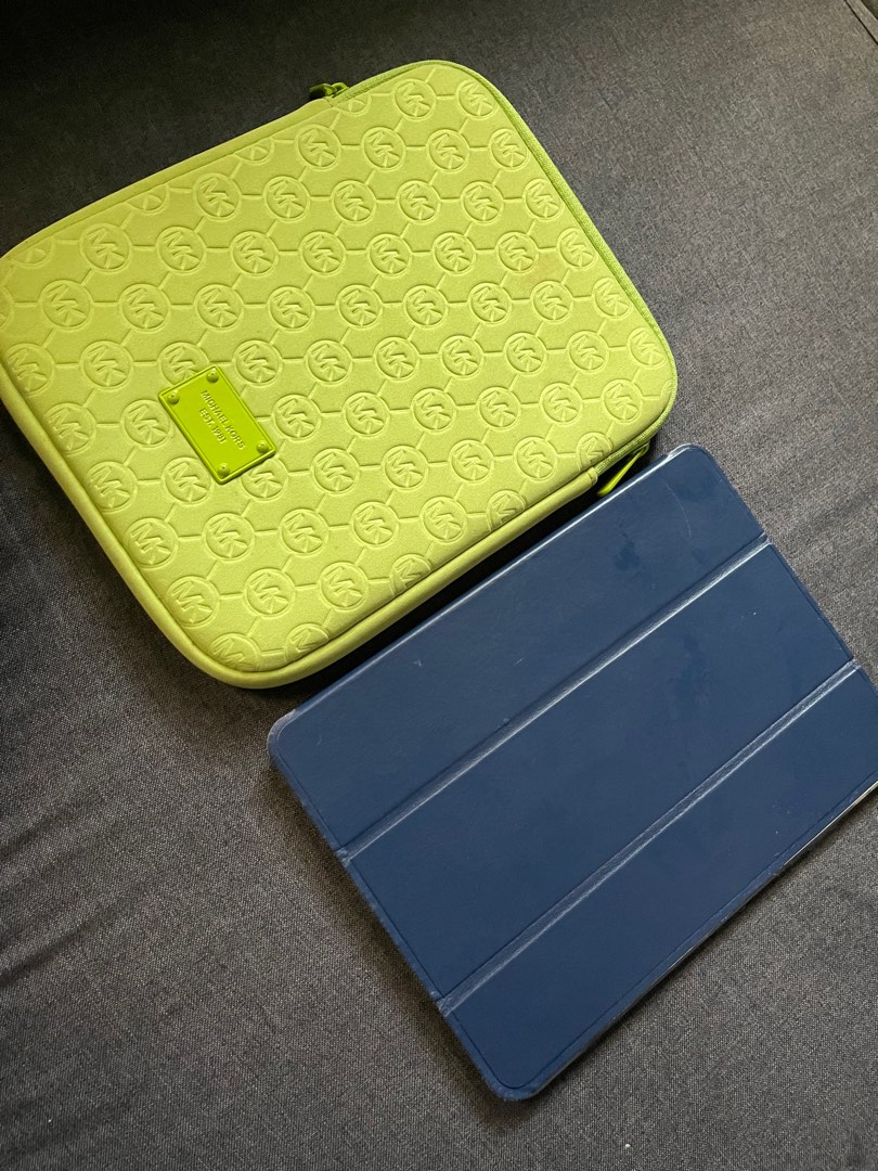 Michael Kors ipad case authentic, Luxury, Bags & Wallets on Carousell