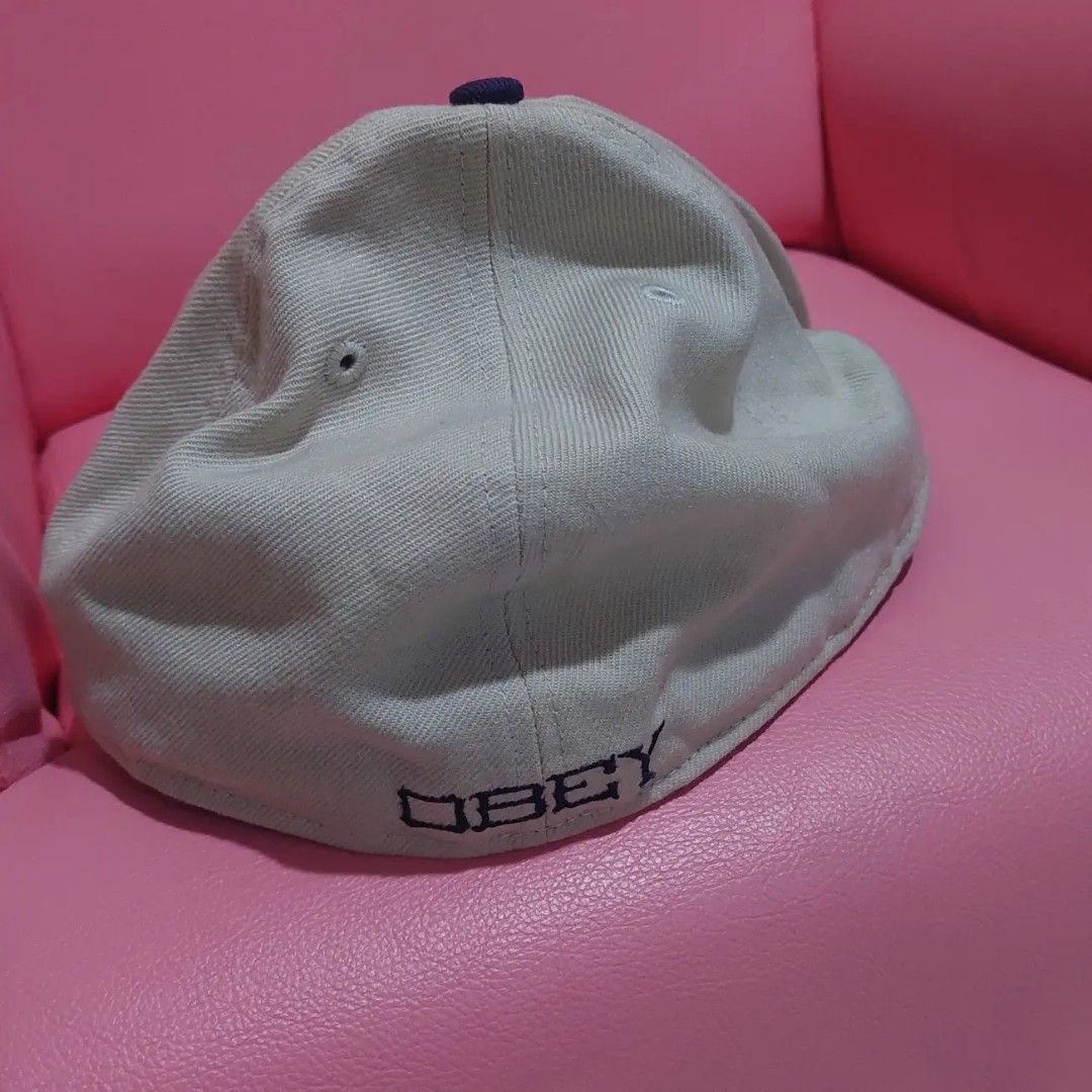 New era x obey original, Fesyen Pria, Aksesoris, Topi di Carousell