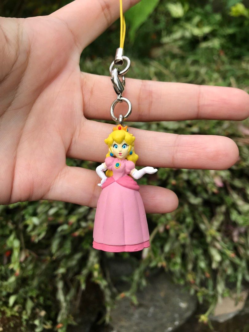 NINTENDO MARIO PRINCESS PEACH KEYCHAIN, Hobbies & Toys, Toys & Games on ...