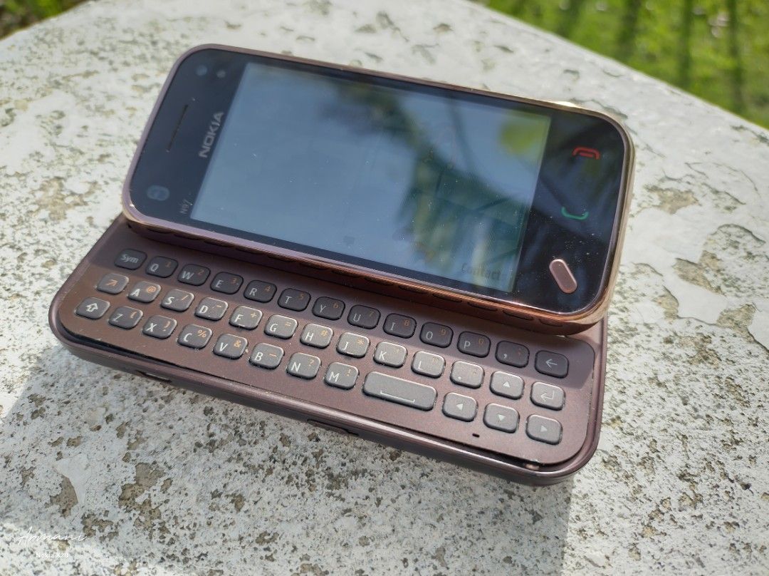 Nokia N97 mini (Gold), Mobile Phones & Gadgets, Mobile Phones, Early ...