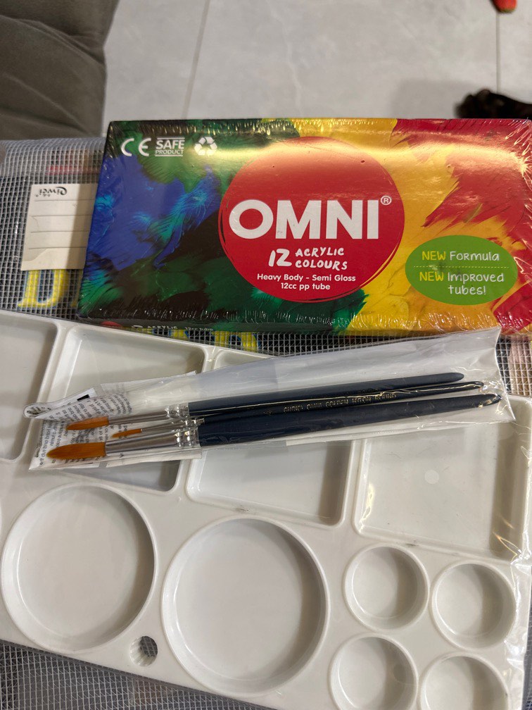 Omni 12 acrylic colours set, Hobbies & Toys, Stationery & Craft, Art ...