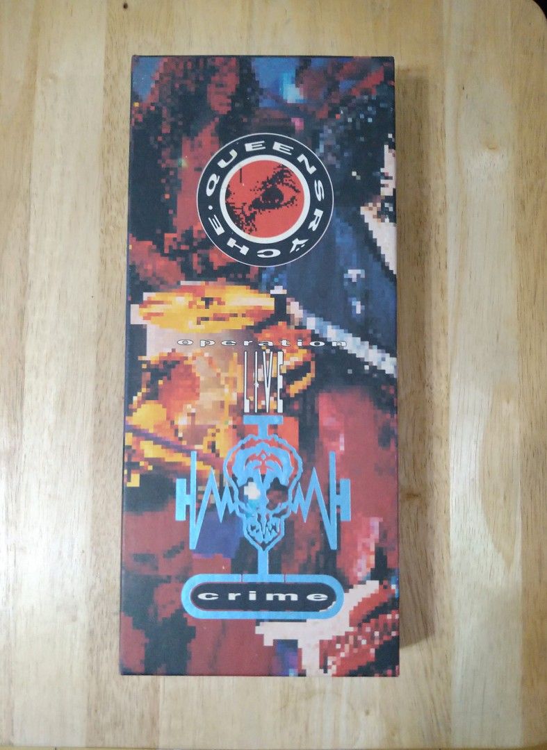 德國女皇Queensryche Operation Live Crime CD/VHS 盒組 1991 限定版, 書籍、休閒與玩具, 收藏 ...