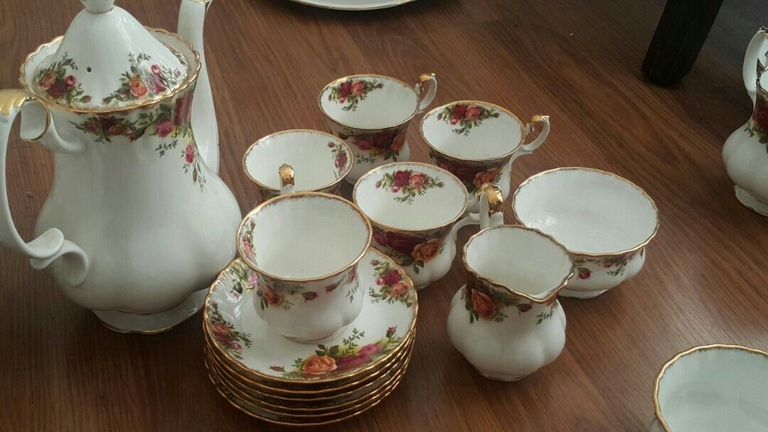 Royal Albert Old Country Roses OCR 13 Piece Set, Furniture & Home ...