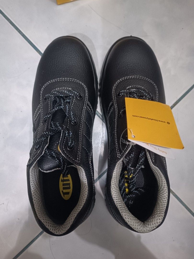 Safety shoes tuff, Men's Fashion, Footwear, Boots on Carousell