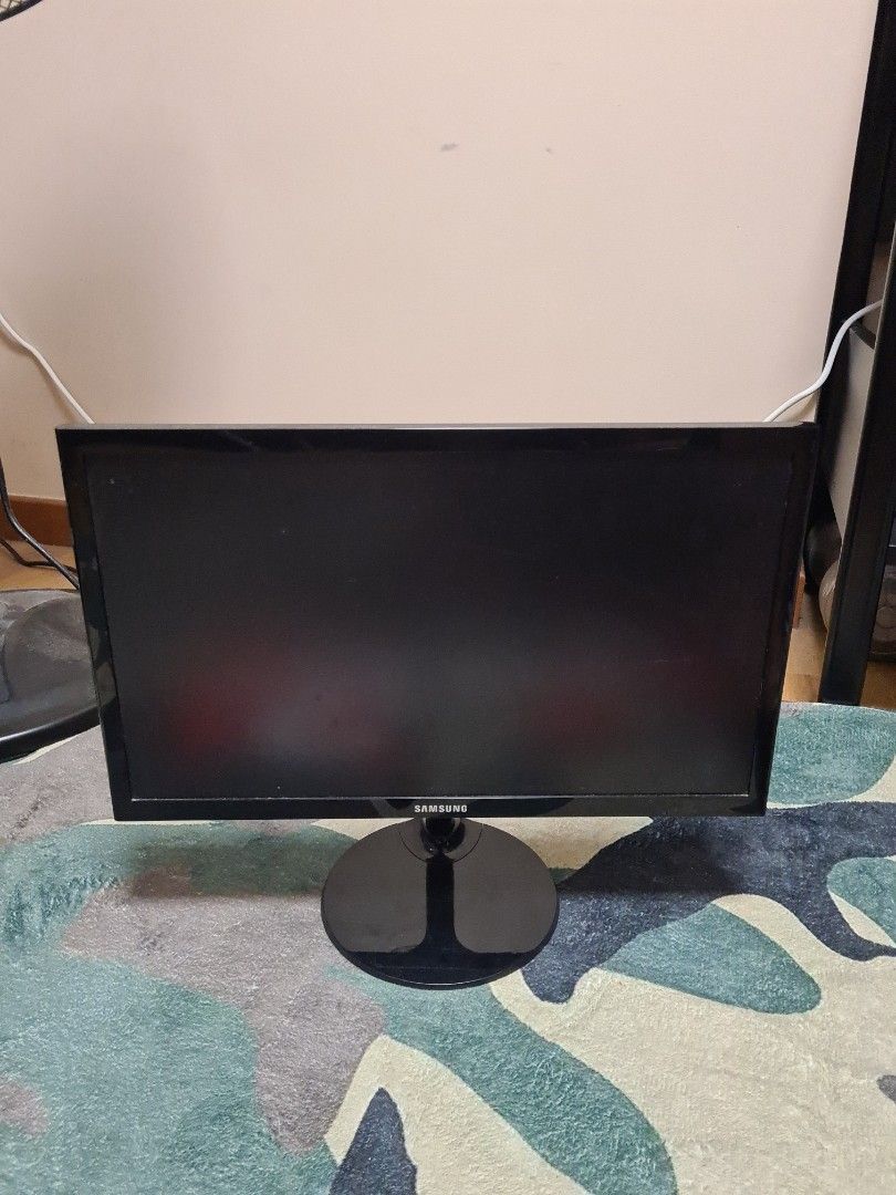 Samsung 19' Monitor, Computers & Tech, Desktops on Carousell