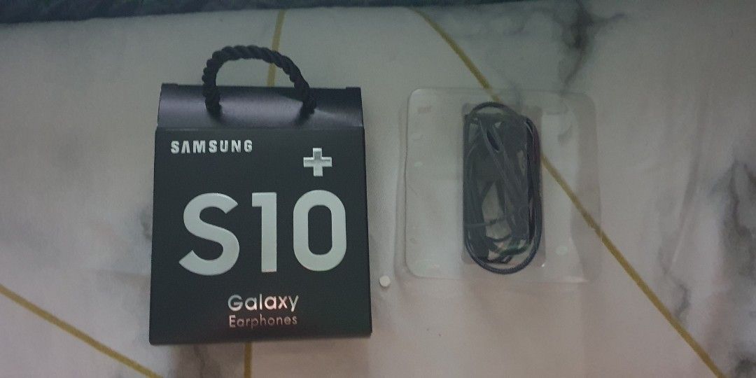 Samsung earphones, Audio, Earphones on Carousell