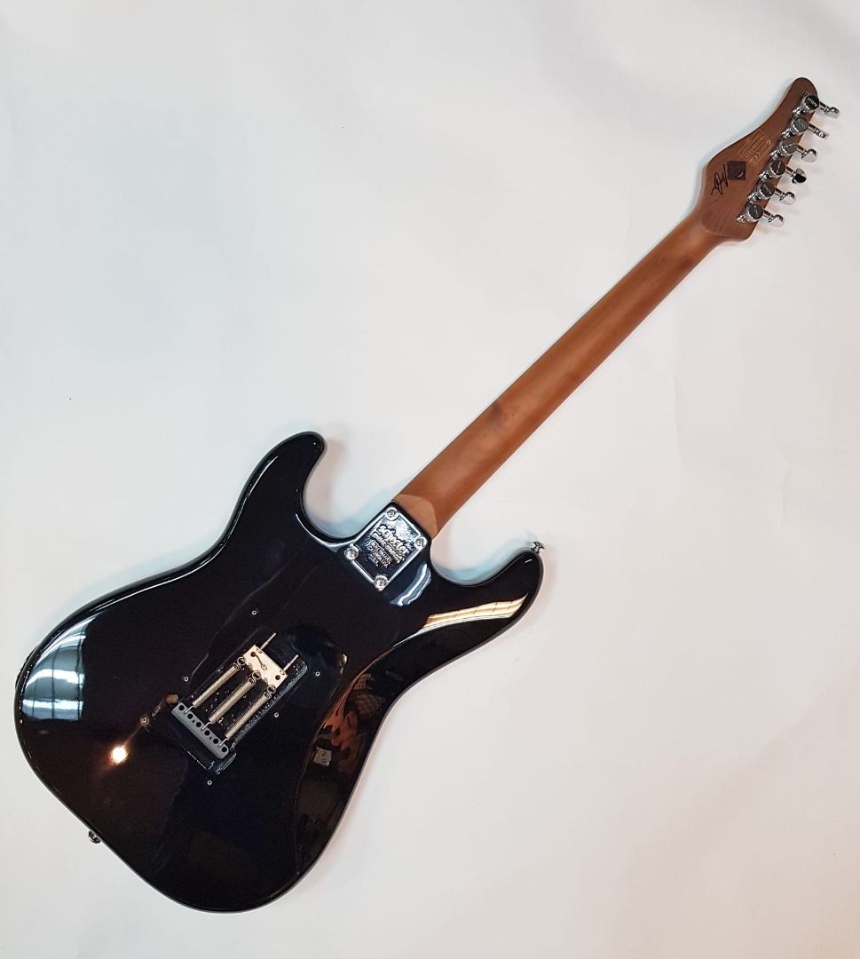 Schecter N427 Strat Black, Hobbies & Toys, Music & Media, Musical ...