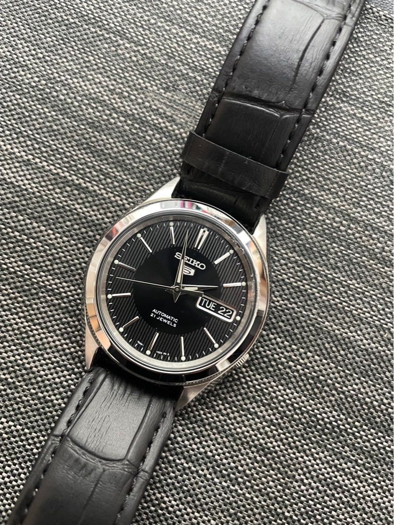 Seiko SNKL23, Men's Fashion, Watches & Accessories, Watches on Carousell