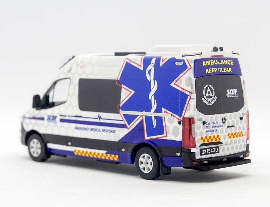 Singapore Civil Defence Force (SCDF) Emergency Ambulance Model (1:43 ...
