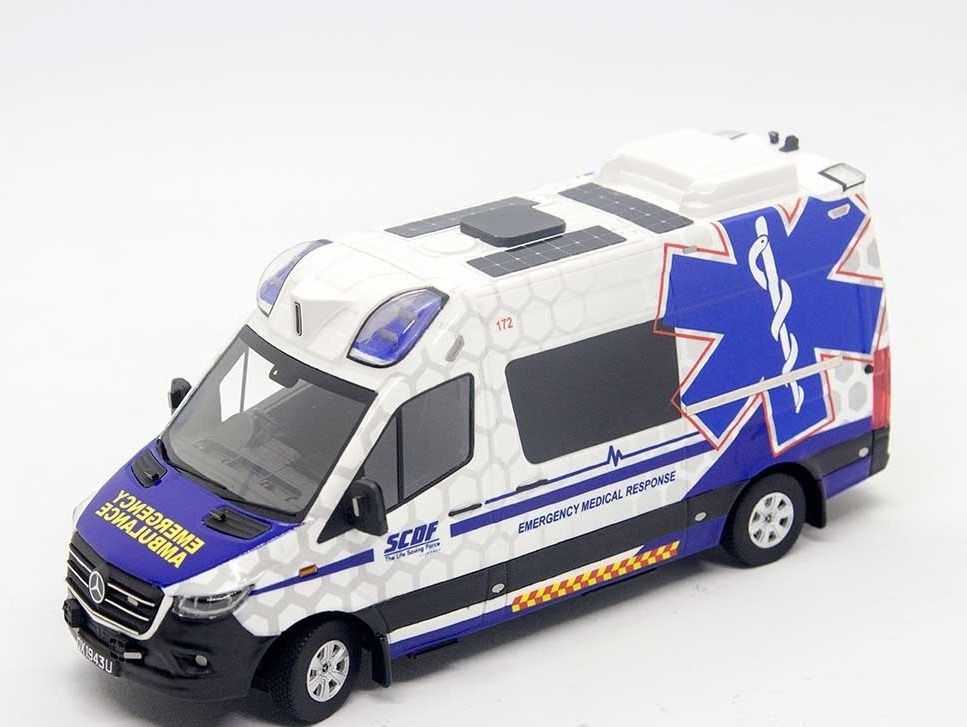 Singapore Civil Defence Force (SCDF) Emergency Ambulance Model (1:43 ...