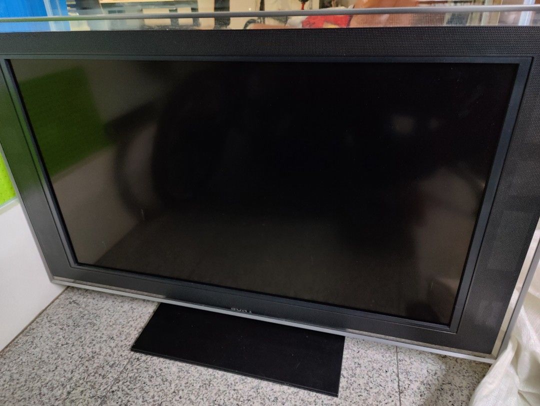 Sony reference series KLV X300A 40 inch . With blue bezel thrown in, TV ...