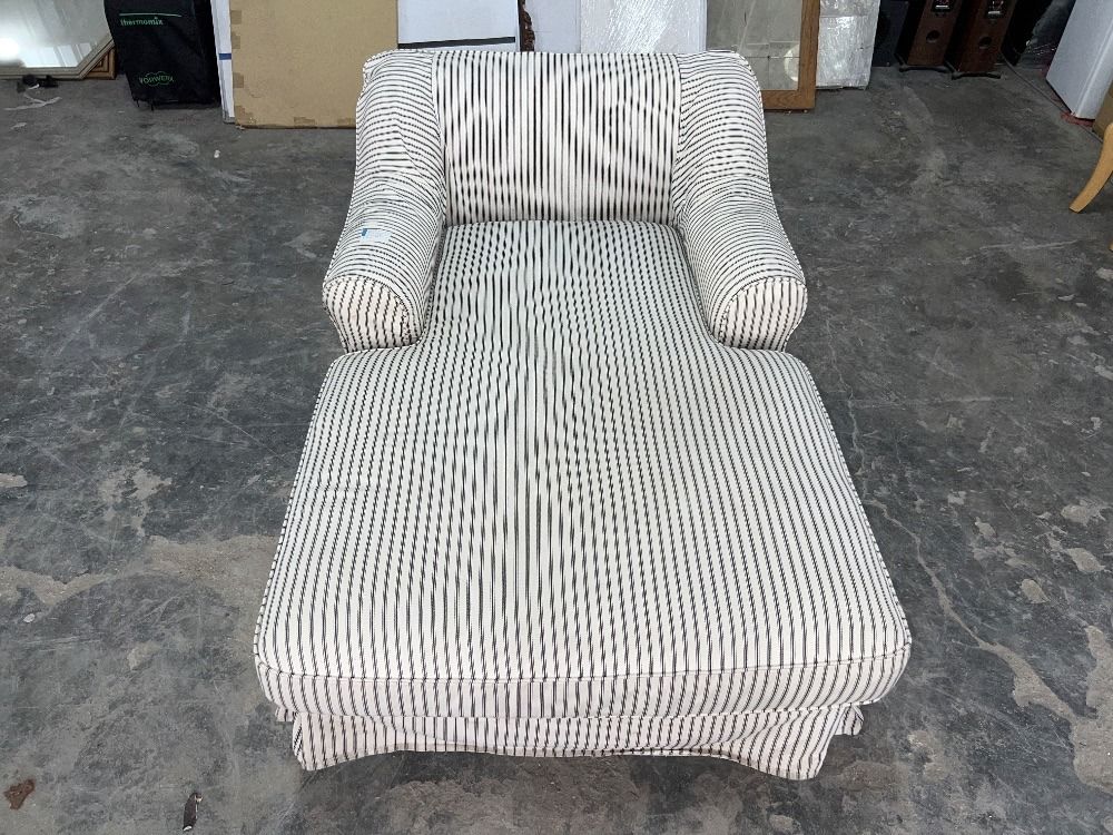 Striped Pattern Fabric Ottoman White Colour / Kain Corak Berjalur Warna ...