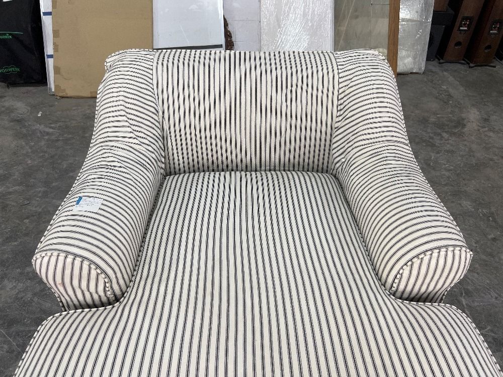 Striped Pattern Fabric Ottoman White Colour / Kain Corak Berjalur Warna ...