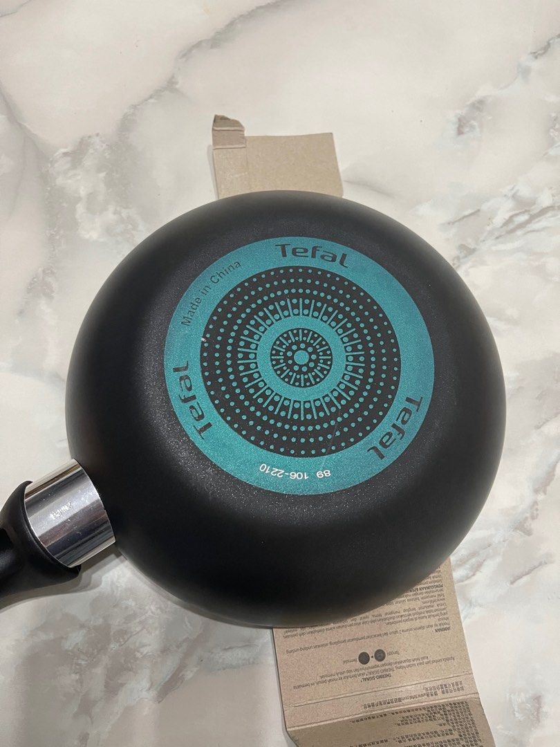 TEFAL COOK N CLEAN FRYPAN 20cm and 26cm set, Furniture & Home Living ...