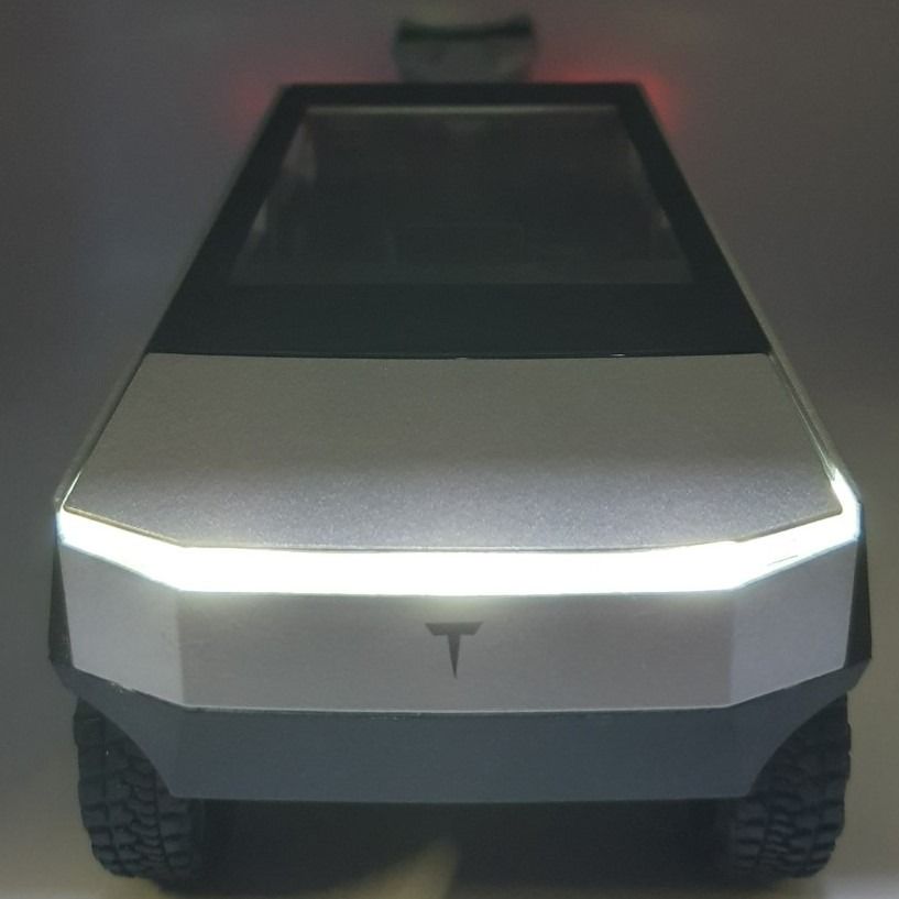 [Restocking after CNY] Tesla Cybertruck with ATV Motorcycle Diecast 1: ...