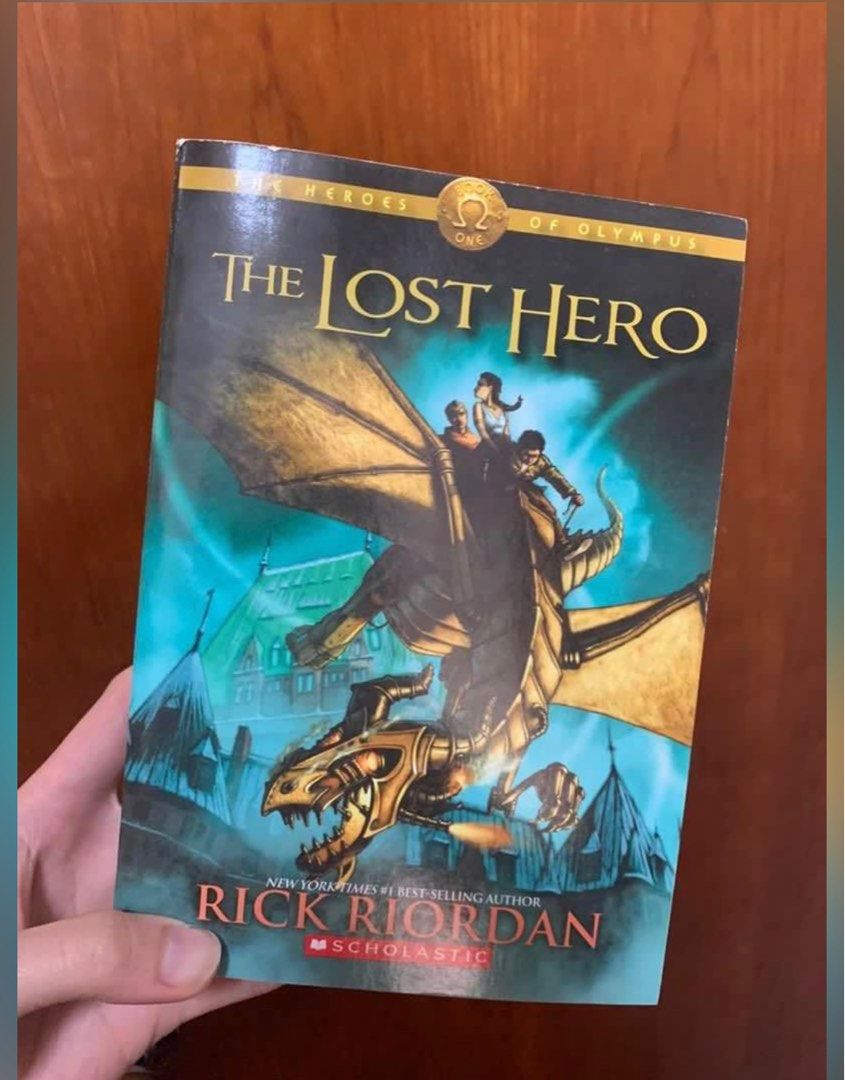 The Lost Hero (Rick Riordan), 興趣及遊戲, 書本 & 文具, 小說 & 故事書 - Carousell
