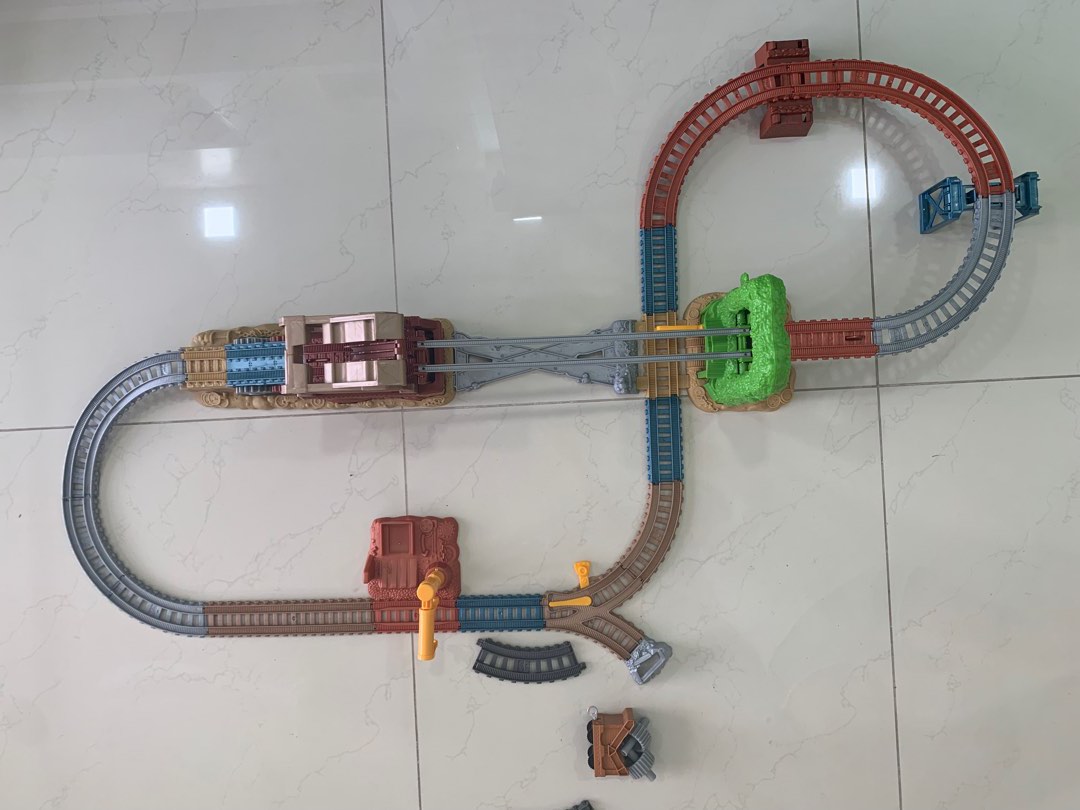 Thomas & Friends Scrapyard Escape Set, Hobbies & Toys, Toys & Games on ...