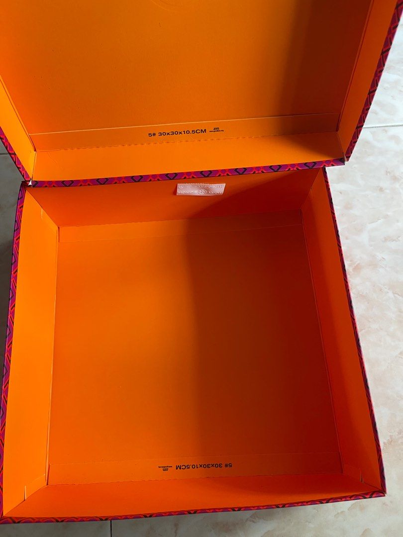 Tory Burch box, Luxury, Accessories on Carousell