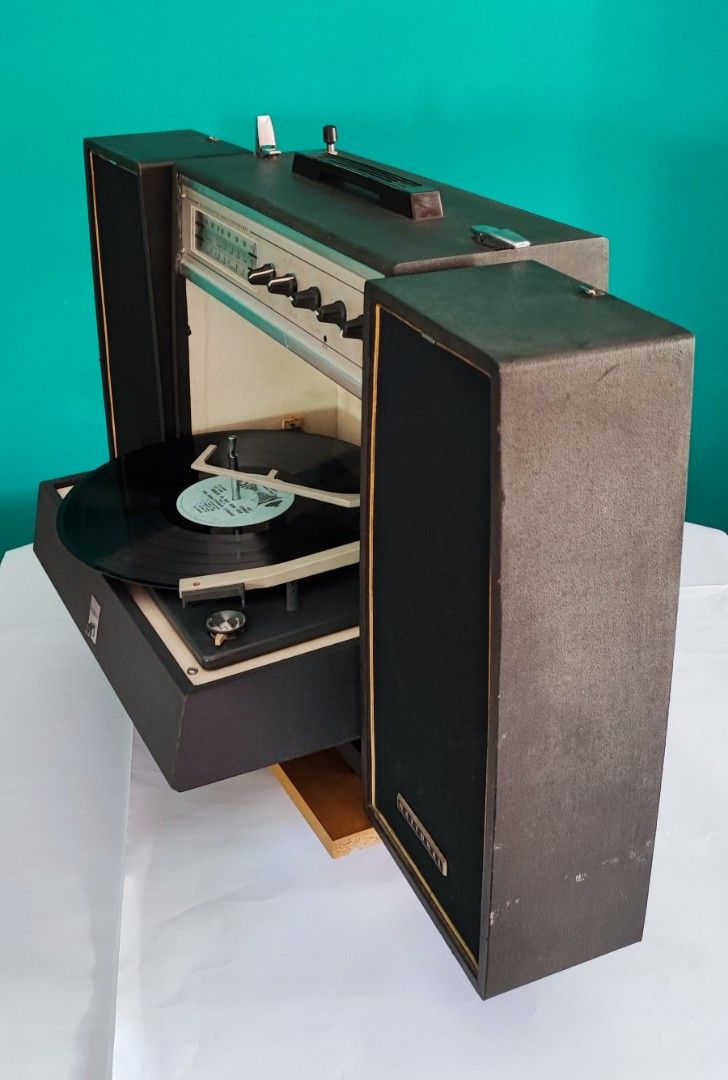 Vintage NATIONAL Portable Radio Phonograph, Audio, Portable Music ...
